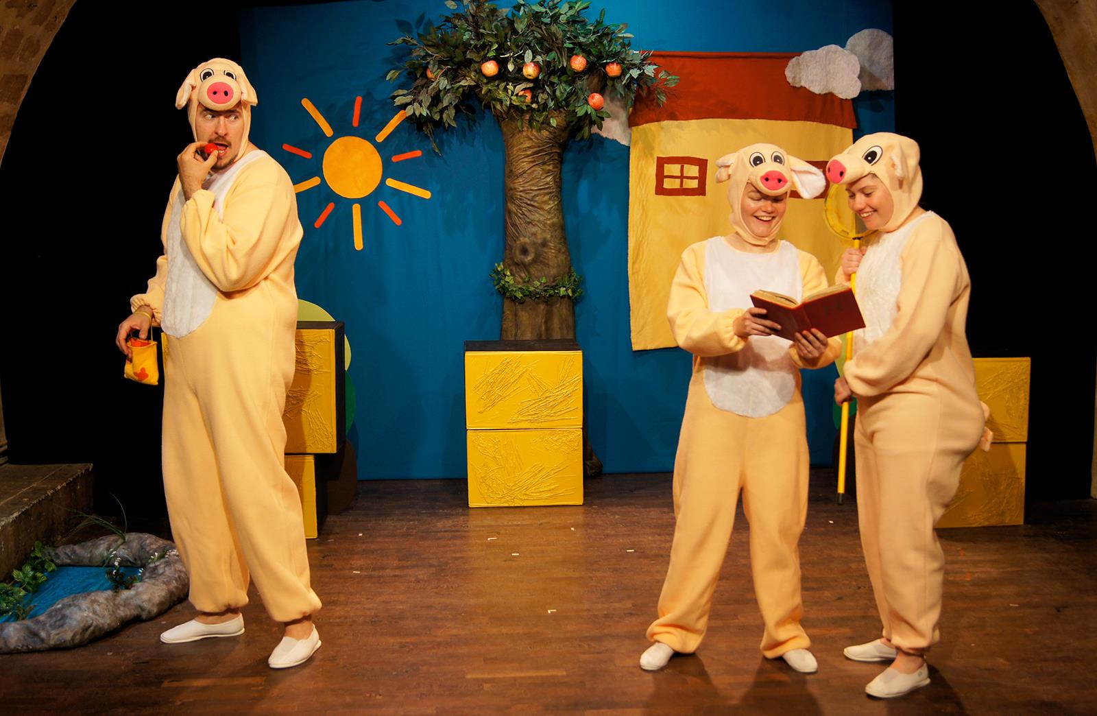 Les trois petits cochons - Essaïon | THEATREonline