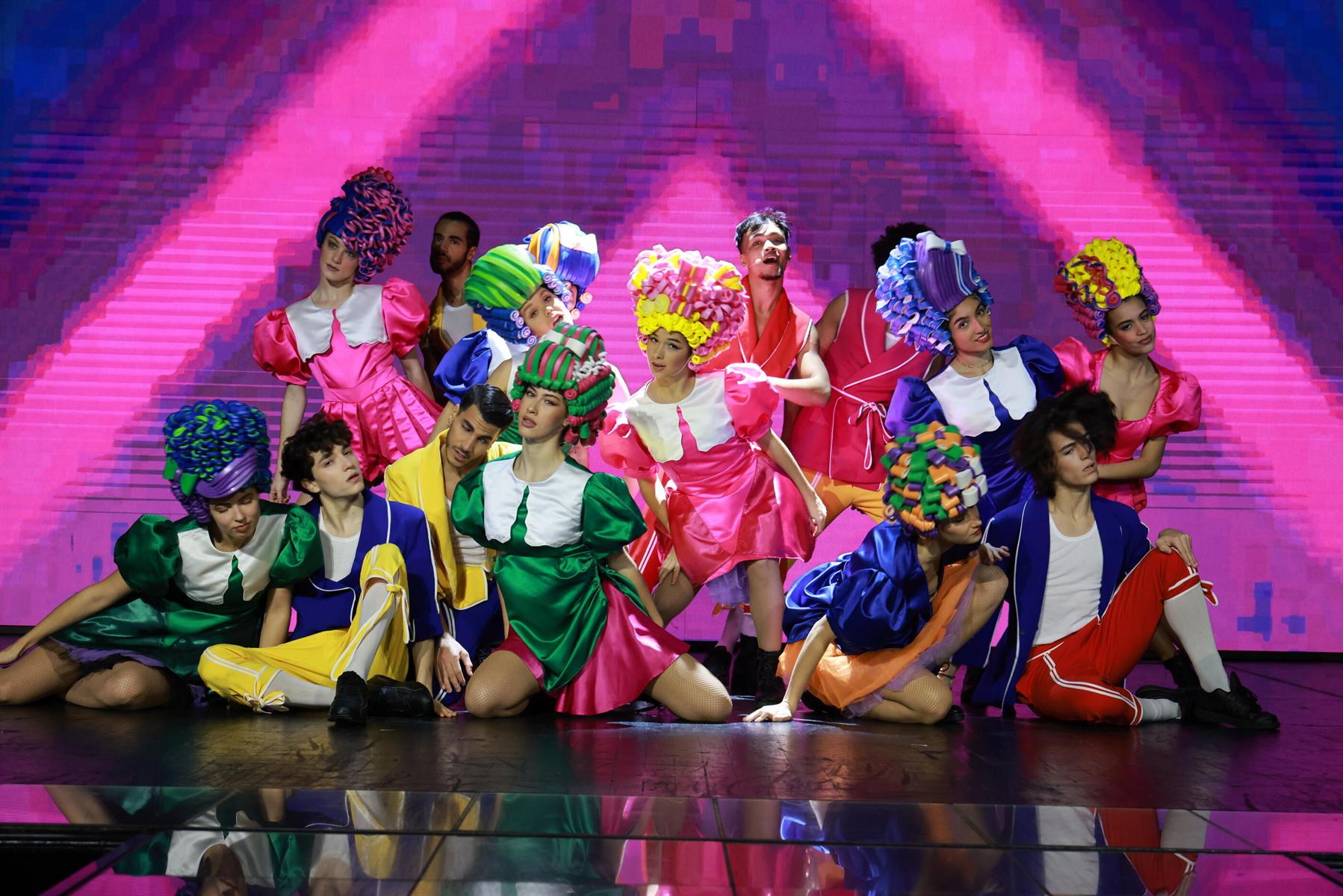 Mon premier cabaret - Paradis Latin | THEATREonline