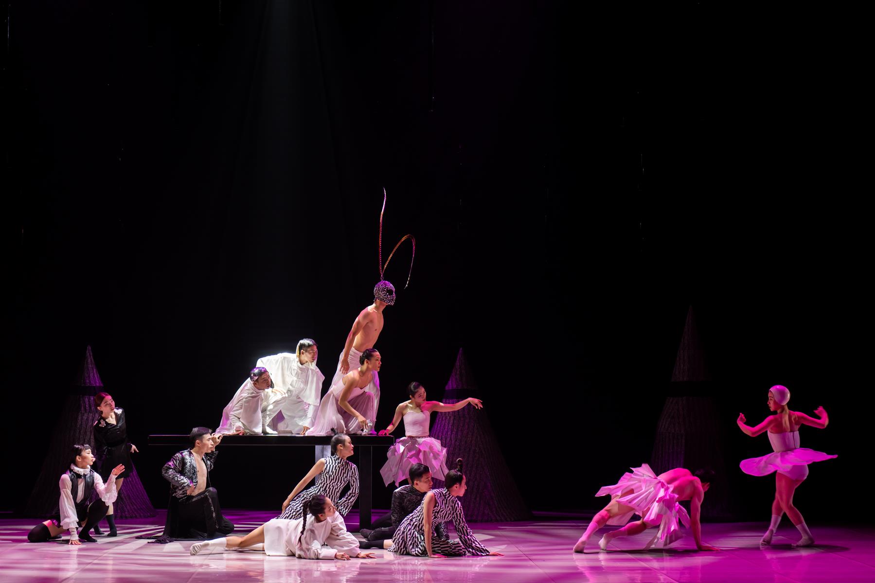 Po-Cheng Tsai - Alice - Le 13e Art | THEATREonline