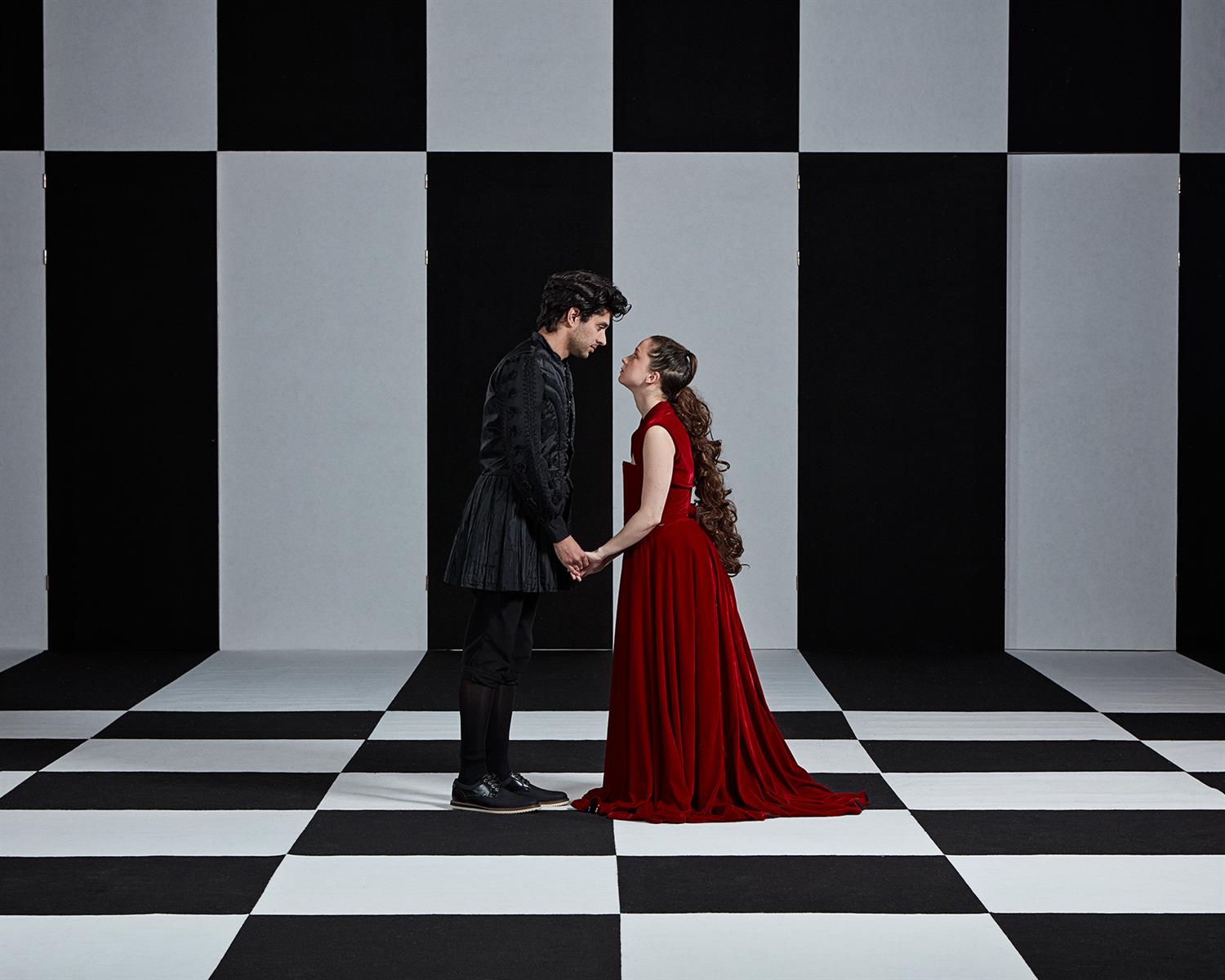 Roméo et Juliette - Théâtre des Gémeaux Parisiens | THEATREonline