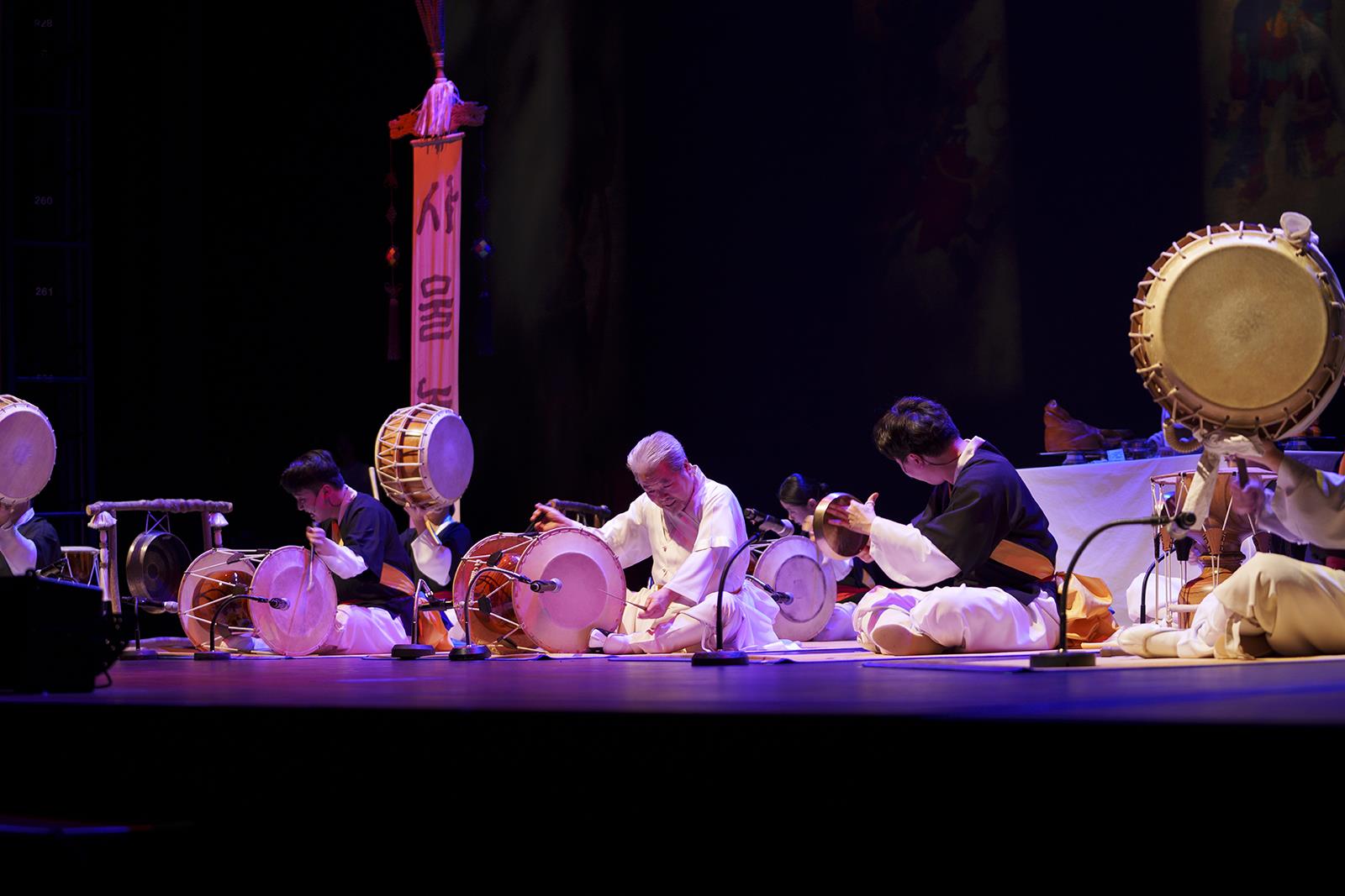 Samul Nori - Percussions et danses traditionnelles de Corée ...