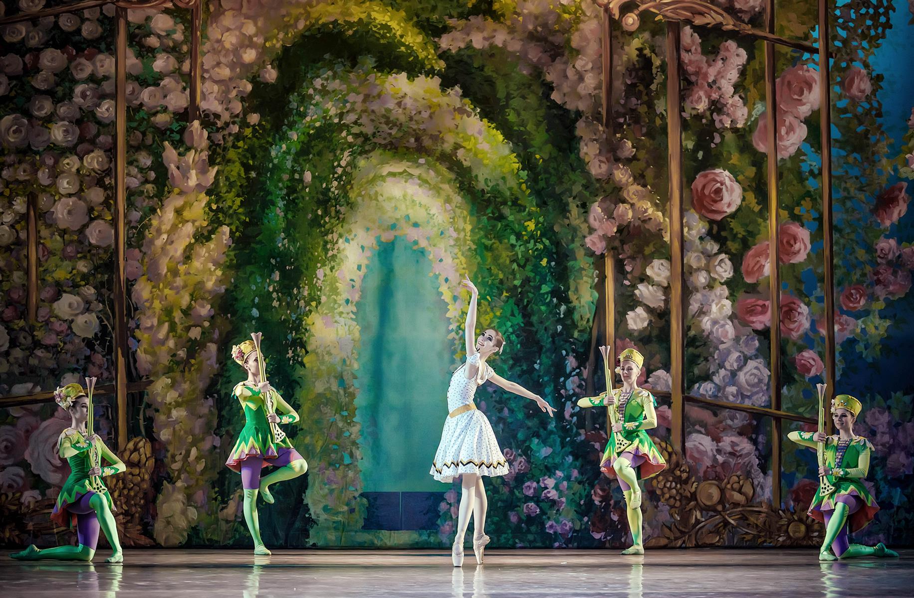 Ballet de l’Opéra National d’Ukraine - La Reine des neiges - Théâtre des Champs-Elysées ...
