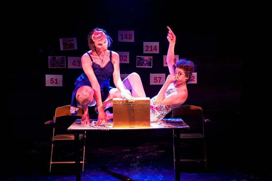 La honte ! - Reine Blanche | THEATREonline