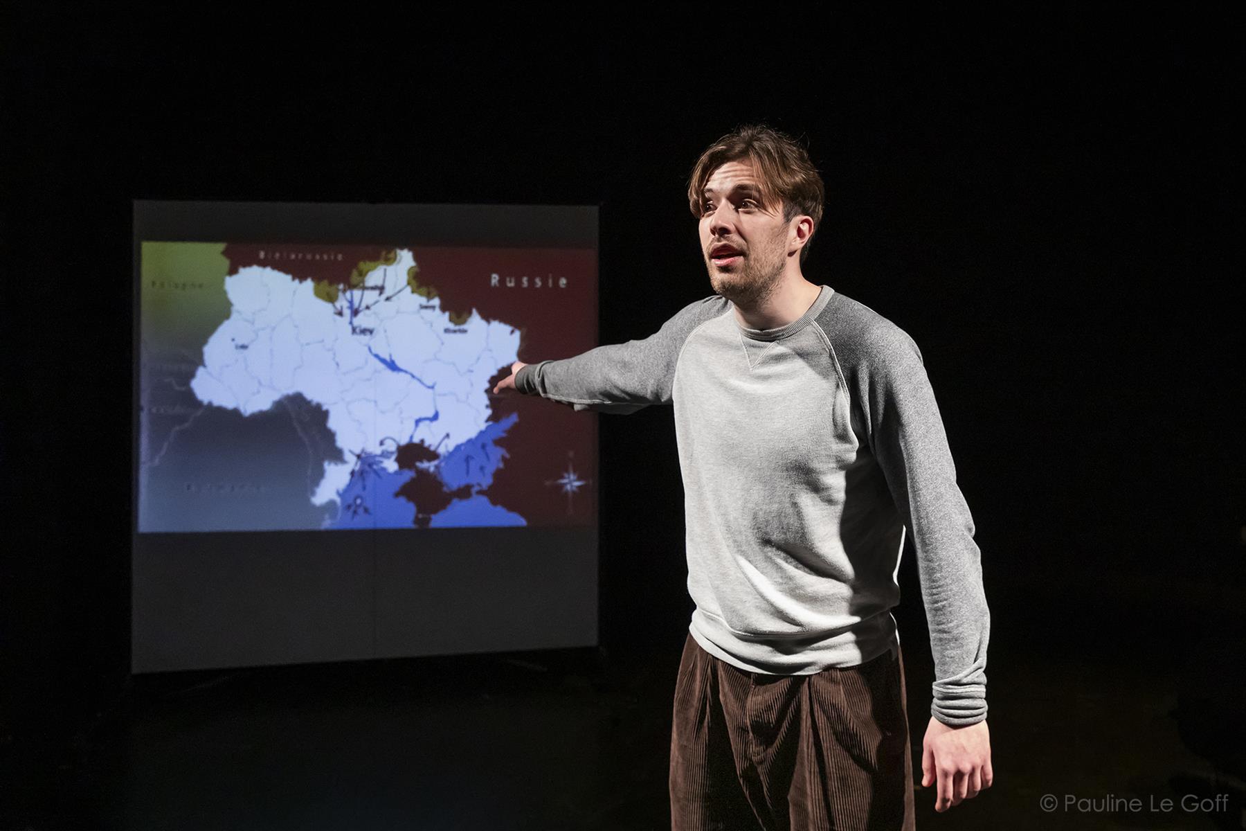 Maintenant je n'écris plus qu'en français - Théâtre Antoine - Simone ...