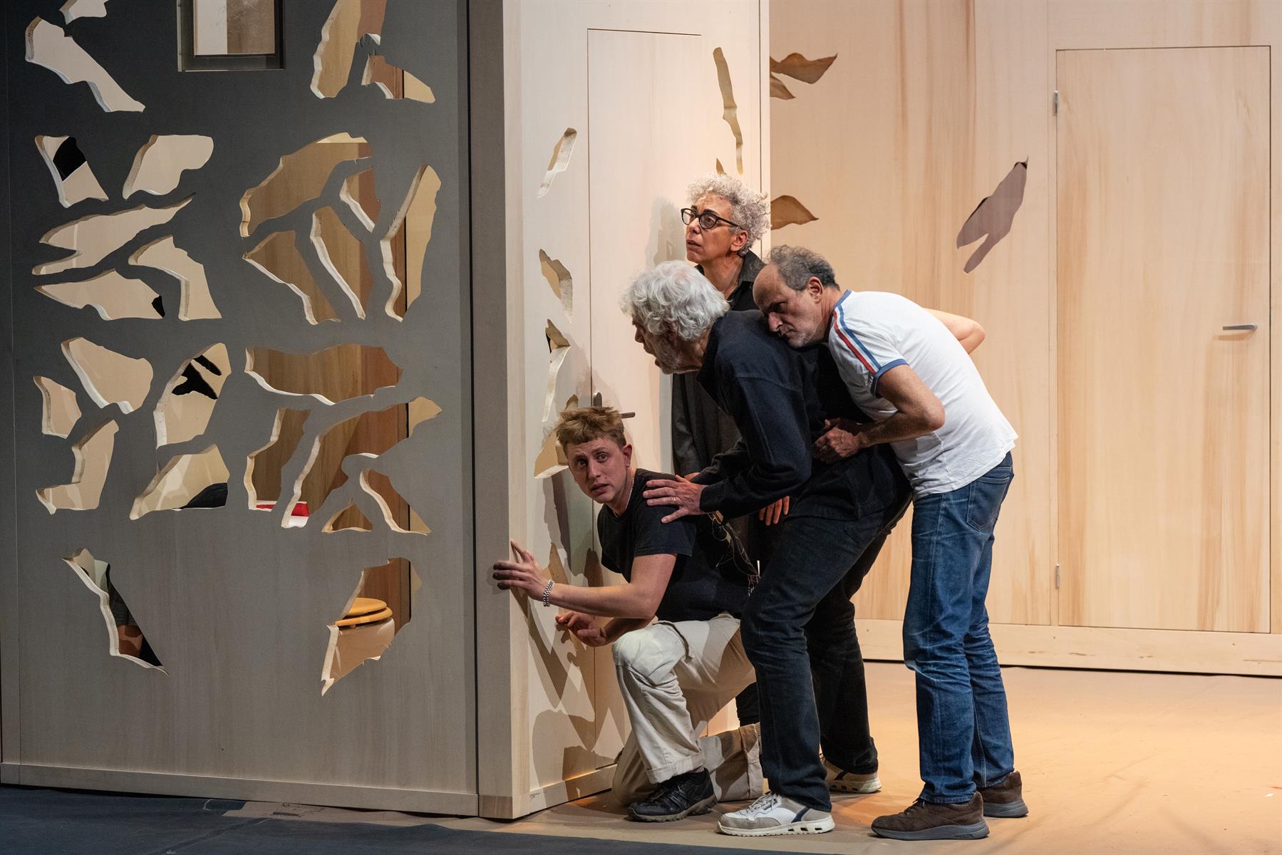 Willy Protagoras enfermé dans les toilettes - La Colline (Théâtre ...